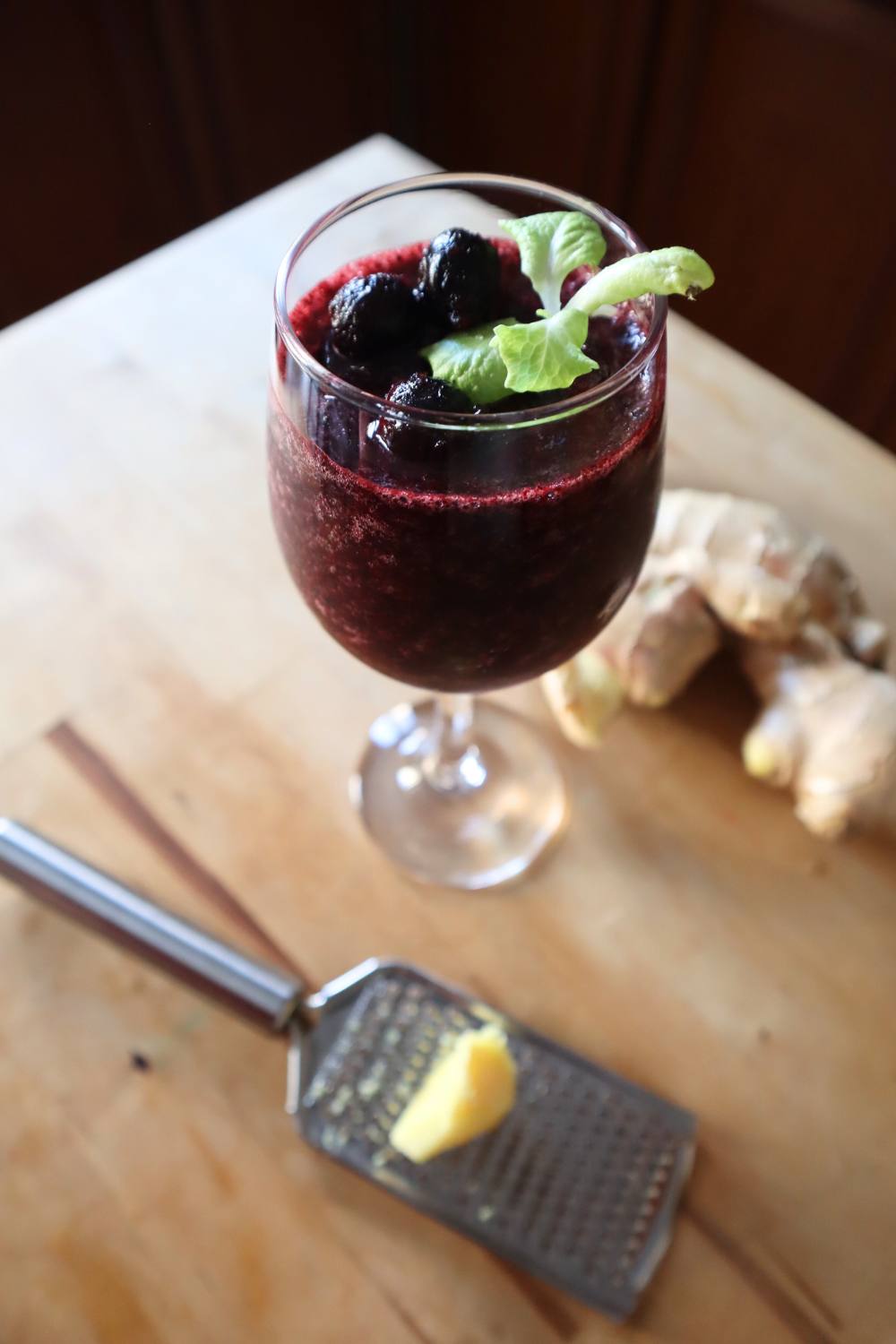 Antioxidant Blueberry Ginger Turmeric Smoothie - The Santos Cookbook